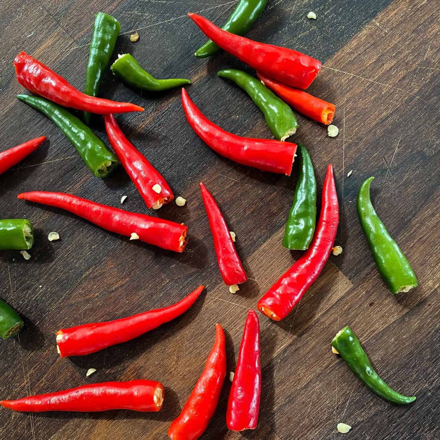 How to Dry Peppers 3 Ways (With & Without a Dehydrator) - Modern Harvest