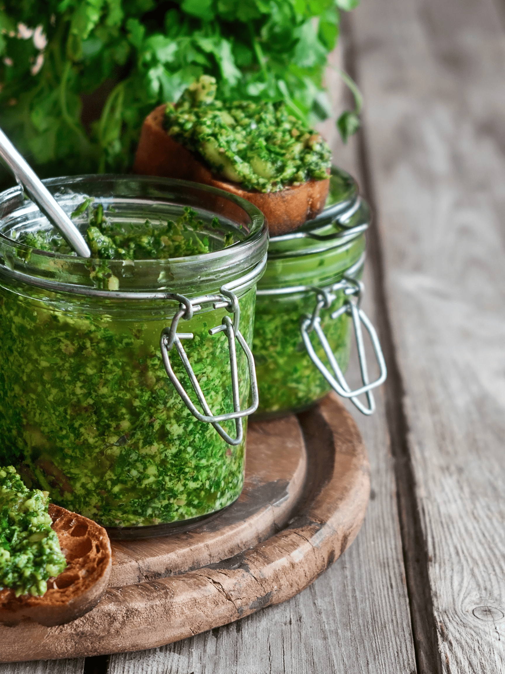 Harvesting Garlic Scapes | A Complete Guide For When & How To Harvest ...